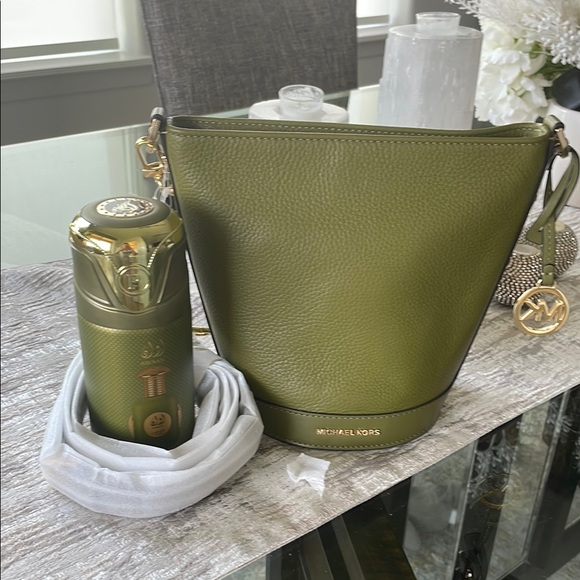 Michael Kors | Bags | Michael Kors Olive Green Bucket Bag Crossbody ...